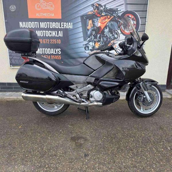 Melns Honda NT 2006 Panevēža, ar dzinēja tilpumu 0.70 L un nobraukumu 85 tūkst. km par 2750 €, foto 4 vietnē AUTOMOTO.COM.LV