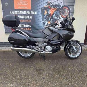 Melns Honda NT 2006 Panevēža, ar dzinēja tilpumu 0.70 L un nobraukumu 85 tūkst. km par 2750 €, foto 4 vietnē AUTOMOTO.COM.LV