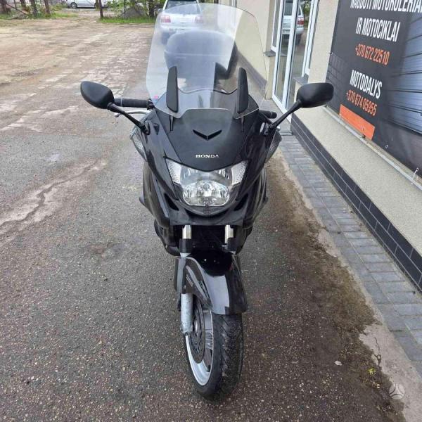 Melns Honda NT 2006 Panevēža, ar dzinēja tilpumu 0.70 L un nobraukumu 85 tūkst. km par 2750 €, foto 6 vietnē AUTOMOTO.COM.LV