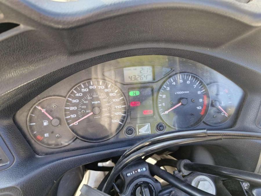 Black Honda NT 2007 in Klaipeda, with an engine capacity of 0.75 L and mileage of 43 thousand km for 2000 €, photo 3 on AUTOMOTO.COM.LV