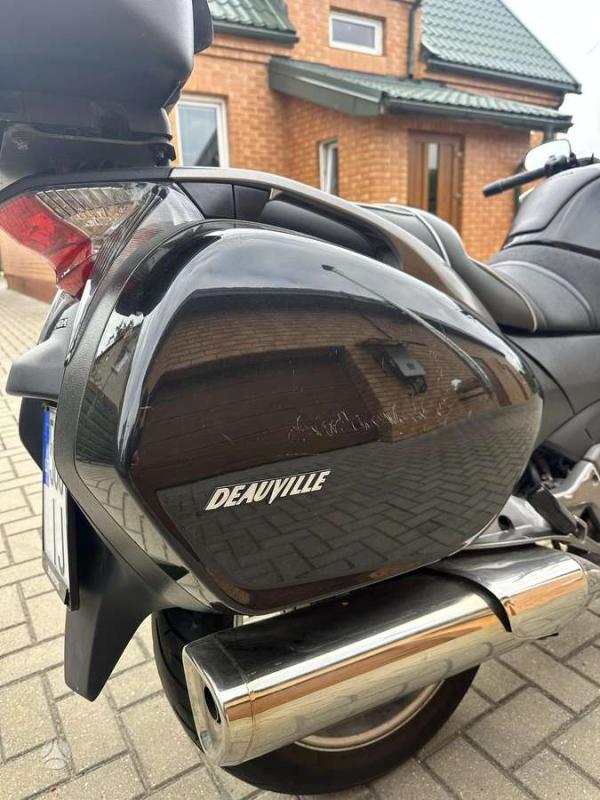 Black Honda NT 2011 in Vilkaviskis, with an engine capacity of 0.68 L and mileage of 33 thousand km for 3500 €, photo 9 on AUTOMOTO.COM.LV