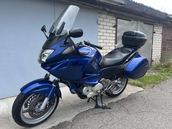Blue Honda NT 2007 in Birstonas, with an engine capacity of 0.70 L and mileage of 43 thousand km for 3699 €, photo 2 on AUTOMOTO.COM.LV