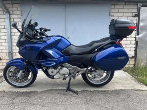 Blue Honda NT 2007 in Birstonas, with an engine capacity of 0.70 L and mileage of 43 thousand km for 3699 €, photo 5 on AUTOMOTO.COM.LV