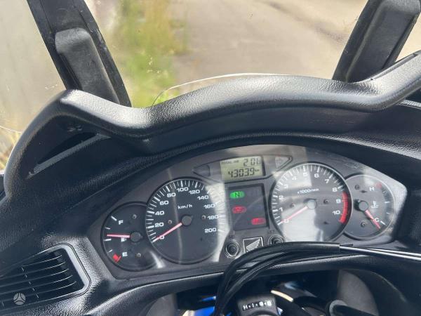 Blue Honda NT 2007 in Birstonas, with an engine capacity of 0.70 L and mileage of 43 thousand km for 3699 €, photo 7 on AUTOMOTO.COM.LV