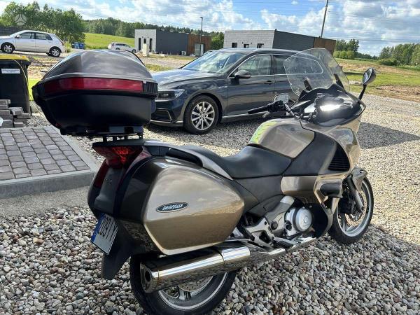 Brown Honda NT 2008 in Vilnius, with an engine capacity of 0.68 L and mileage of 67 thousand km for 2950 €, photo 5 on AUTOMOTO.COM.LV