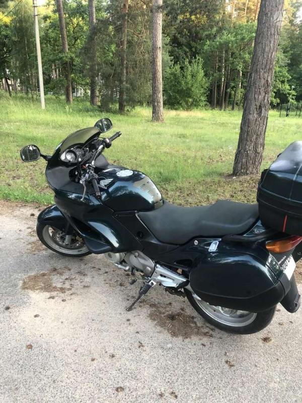 Green Honda NT 2001 in Kaunas, with an engine capacity of 0.65 L and mileage of 82 thousand km for 1200 €, photo 1 on AUTOMOTO.COM.LV