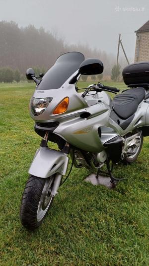 Pelēks Honda NT 2002 Panevēža, ar dzinēja tilpumu 0.65 L un nobraukumu 34 tūkst. km par 2300 €, foto 4 vietnē AUTOMOTO.COM.LV