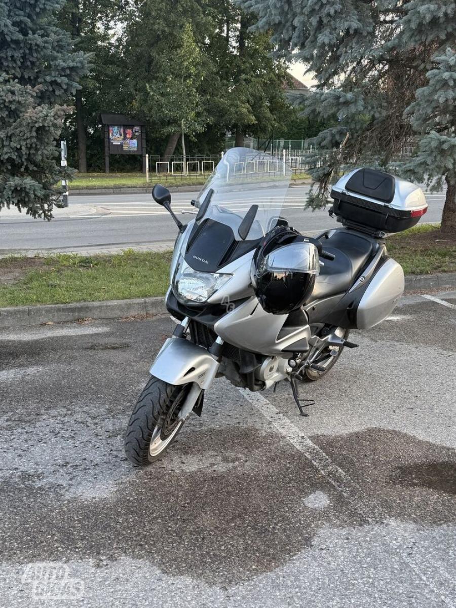Pelēks Honda NT 2010 Vilkaviškis, ar dzinēja tilpumu 0.70 L un nobraukumu 55 tūkst. km par 2550 €, foto 6 vietnē AUTOMOTO.COM.LV