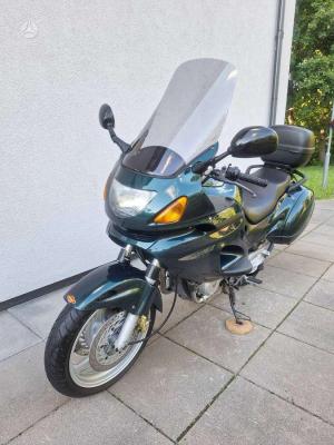 Honda NT 2001 in Prienai, with an engine capacity of 0.65 L and mileage of 33 thousand km for 1850 €, photo  on AUTOMOTO.COM.LV