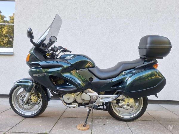Honda NT 2001 in Prienai, with an engine capacity of 0.65 L and mileage of 33 thousand km for 1850 €, photo 2 on AUTOMOTO.COM.LV
