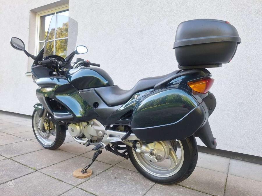Honda NT 2001 in Prienai, with an engine capacity of 0.65 L and mileage of 33 thousand km for 1850 €, photo 6 on AUTOMOTO.COM.LV