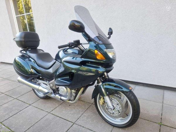 Honda NT 2001 in Prienai, with an engine capacity of 0.65 L and mileage of 33 thousand km for 1850 €, photo 8 on AUTOMOTO.COM.LV