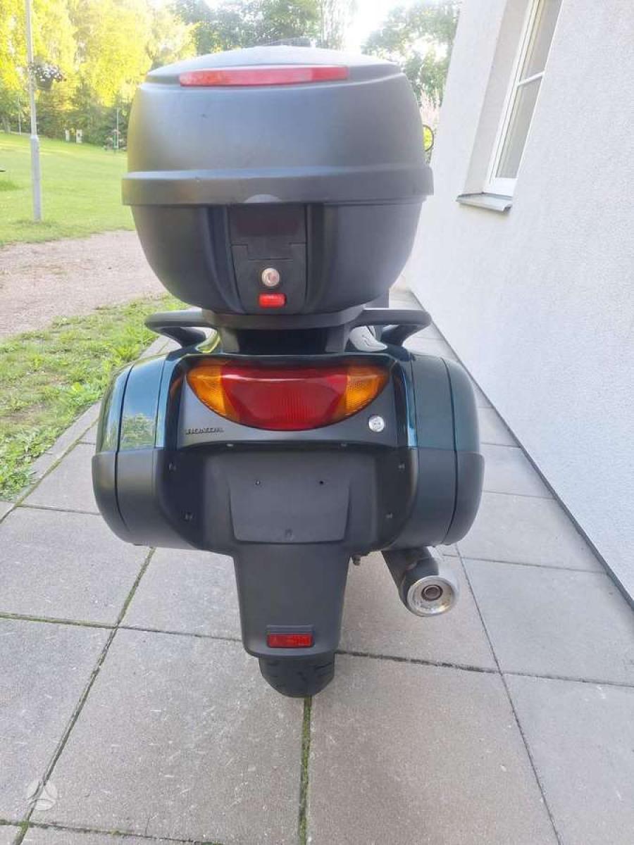 Honda NT 2001 in Prienai, with an engine capacity of 0.65 L and mileage of 33 thousand km for 1850 €, photo 17 on AUTOMOTO.COM.LV