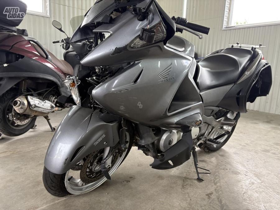 Honda NT 2006 in Kelme, with an engine capacity of 0.70 L and mileage of 42 thousand km for 615 €, photo 8 on AUTOMOTO.COM.LV