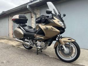 Honda NT 2006 Birštonas, ar dzinēja tilpumu 0.70 L un nobraukumu 37 tūkst. km par 3850 €, foto  vietnē AUTOMOTO.COM.LV