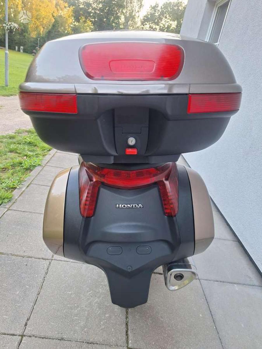 Honda NT 2006 in Prienai, with an engine capacity of 0.70 L and mileage of 17 thousand km for 3350 €, photo 5 on AUTOMOTO.COM.LV