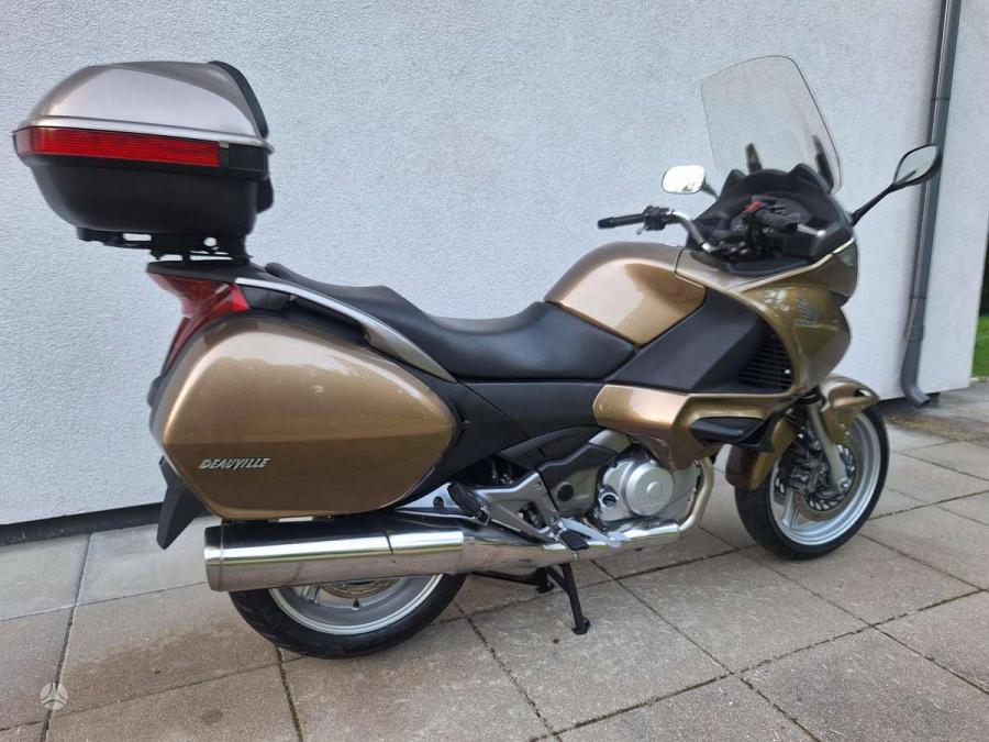 Honda NT 2006 in Prienai, with an engine capacity of 0.70 L and mileage of 17 thousand km for 3350 €, photo 6 on AUTOMOTO.COM.LV