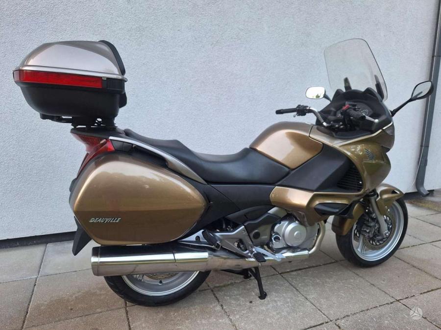 Honda NT 2006 in Prienai, with an engine capacity of 0.70 L and mileage of 17 thousand km for 3350 €, photo 8 on AUTOMOTO.COM.LV
