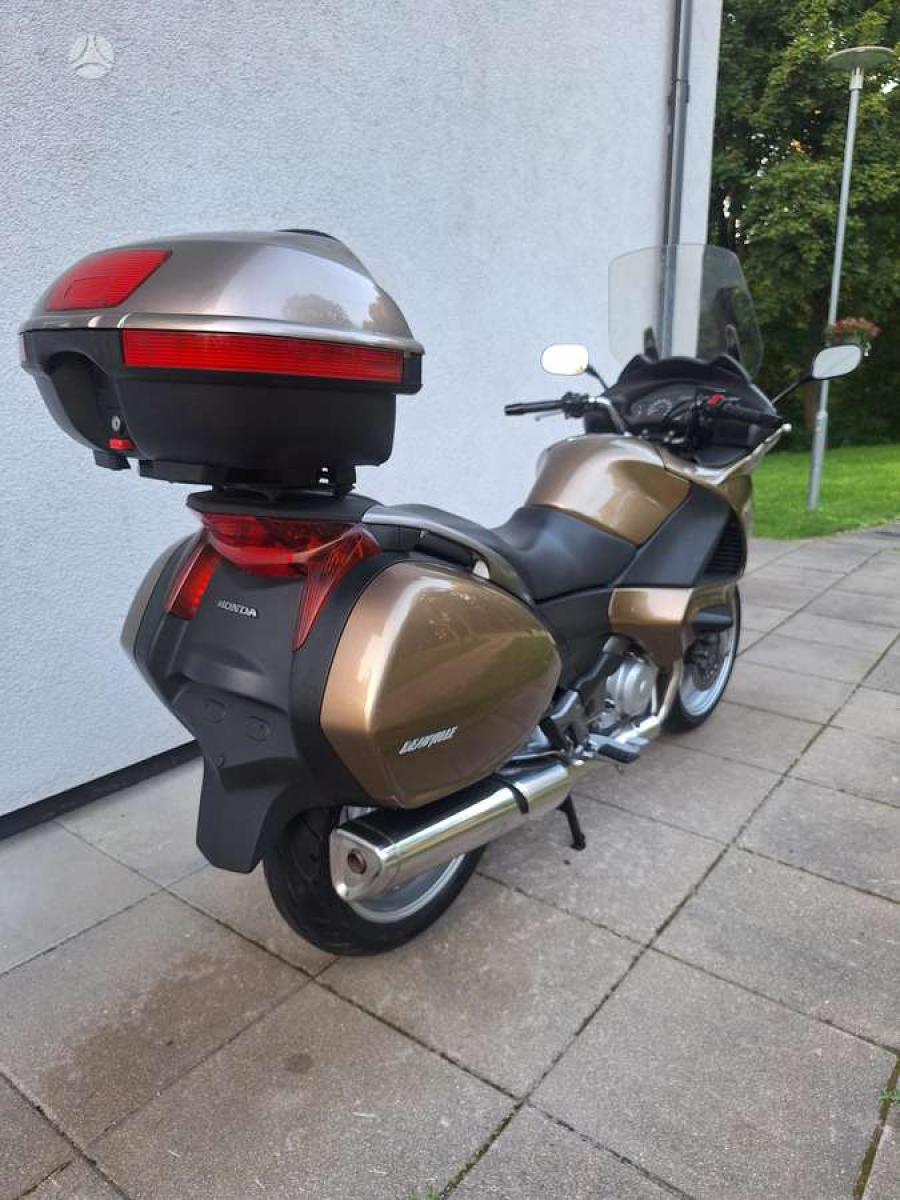 Honda NT 2006 in Prienai, with an engine capacity of 0.70 L and mileage of 17 thousand km for 3350 €, photo 9 on AUTOMOTO.COM.LV