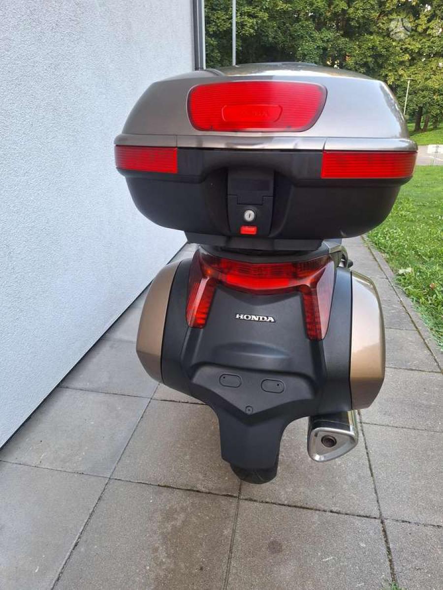 Honda NT 2006 in Prienai, with an engine capacity of 0.70 L and mileage of 17 thousand km for 3350 €, photo 14 on AUTOMOTO.COM.LV