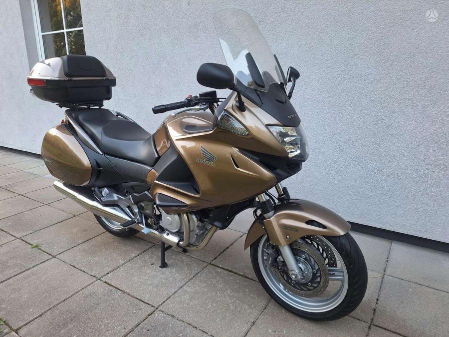 Honda NT 2006 in Prienai, with an engine capacity of 0.70 L and mileage of 17 thousand km for 3350 €, photo 16 on AUTOMOTO.COM.LV