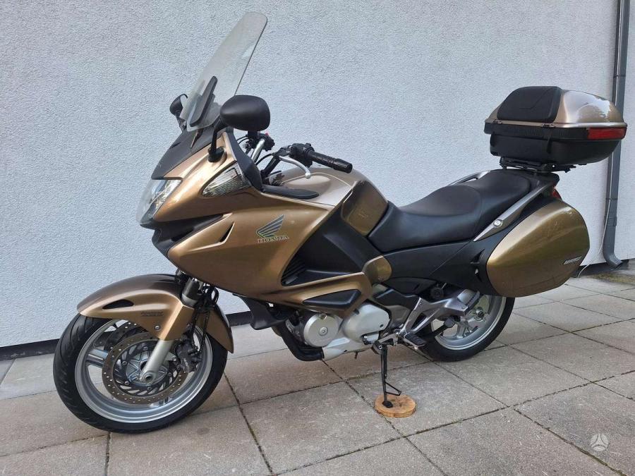 Honda NT 2006 in Prienai, with an engine capacity of 0.70 L and mileage of 17 thousand km for 3350 €, photo 17 on AUTOMOTO.COM.LV