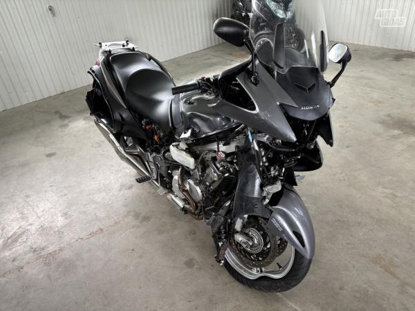 Honda NT 2006 in Kelme, with an engine capacity of 0.70 L and mileage of 42 thousand km for 615 €, photo 1 on AUTOMOTO.COM.LV