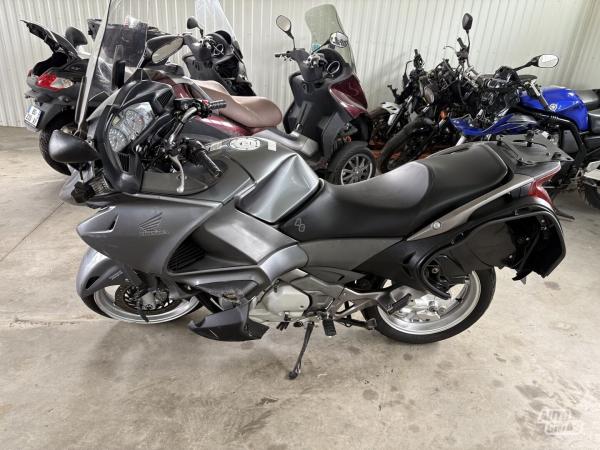Honda NT 2006 in Kelme, with an engine capacity of 0.70 L and mileage of 42 thousand km for 615 €, photo 6 on AUTOMOTO.COM.LV