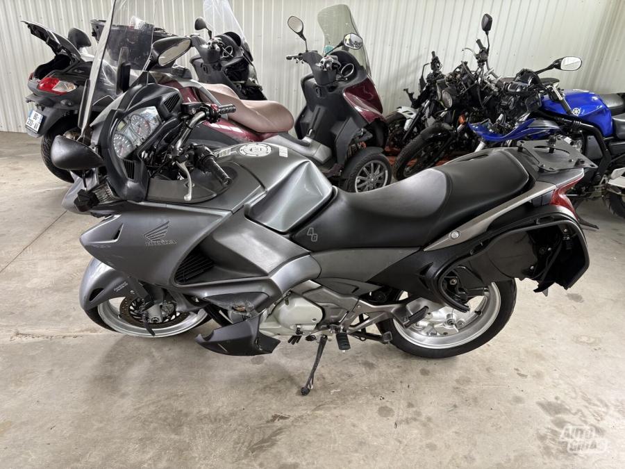 Honda NT 2006 Kelmė, ar dzinēja tilpumu 0.70 L un nobraukumu 42 tūkst. km par 615 €, foto 6 vietnē AUTOMOTO.COM.LV