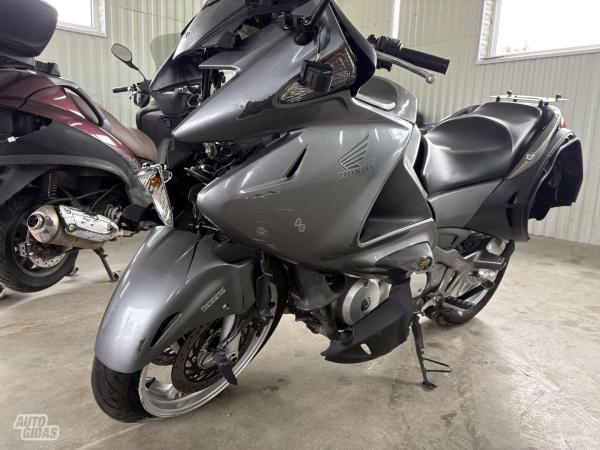 Honda NT 2006 in Kelme, with an engine capacity of 0.70 L and mileage of 42 thousand km for 615 €, photo 8 on AUTOMOTO.COM.LV