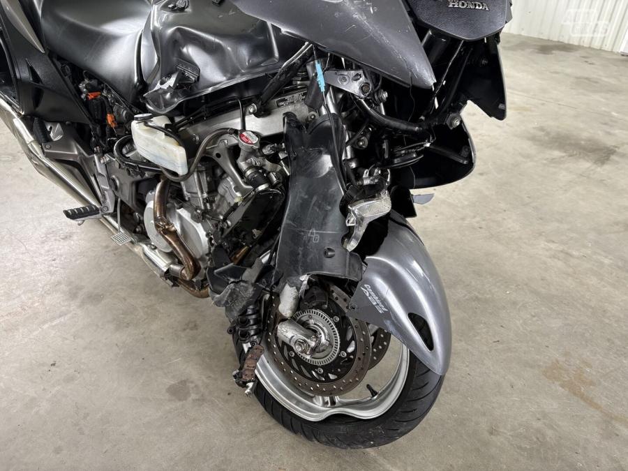Honda NT 2006 Kelmė, ar dzinēja tilpumu 0.70 L un nobraukumu 42 tūkst. km par 615 €, foto 15 vietnē AUTOMOTO.COM.LV