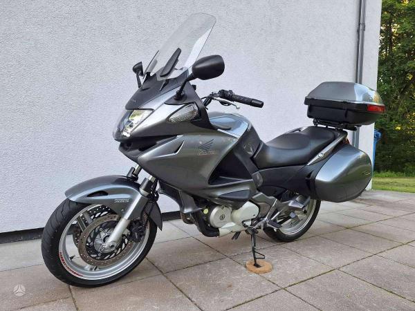 Хонда NT 2007 в Пренай, объемом двигателя 0.70 л и пробегом 37 тыс. км за 3450 €, фото 1 на AUTOMOTO.COM.LV