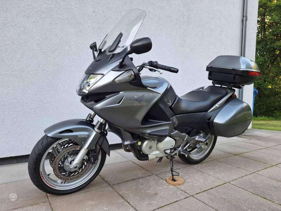 Honda NT 2007 Prienai, ar dzinēja tilpumu 0.70 L un nobraukumu 37 tūkst. km par 3450 €, foto 1 vietnē AUTOMOTO.COM.LV