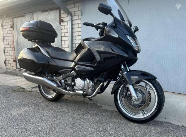 Honda NT 2007 in Birstonas, with an engine capacity of 0.70 L and mileage of 34 thousand km for 3550 €, photo 1 on AUTOMOTO.COM.LV