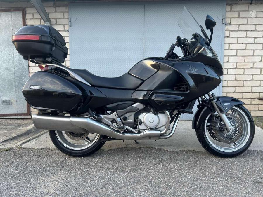Honda NT 2007 in Birstonas, with an engine capacity of 0.70 L and mileage of 34 thousand km for 3550 €, photo 5 on AUTOMOTO.COM.LV