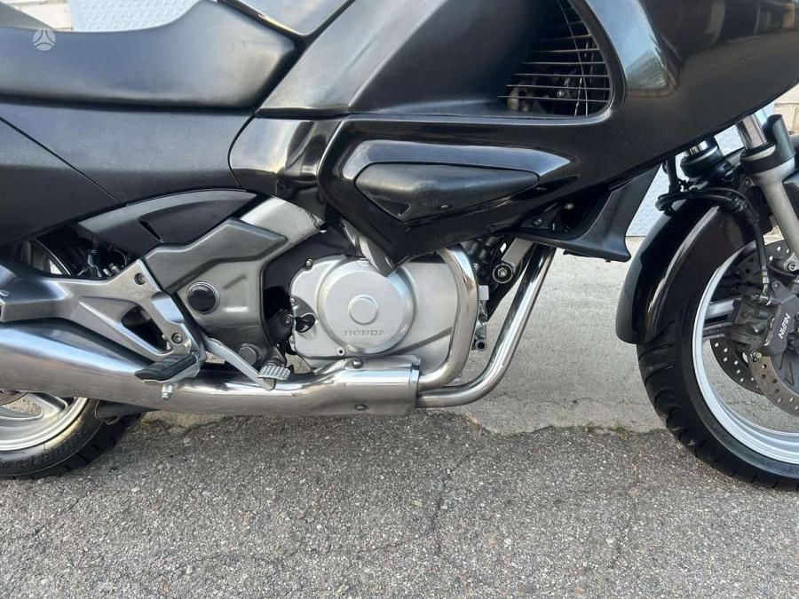 Honda NT 2007 in Birstonas, with an engine capacity of 0.70 L and mileage of 34 thousand km for 3550 €, photo 8 on AUTOMOTO.COM.LV