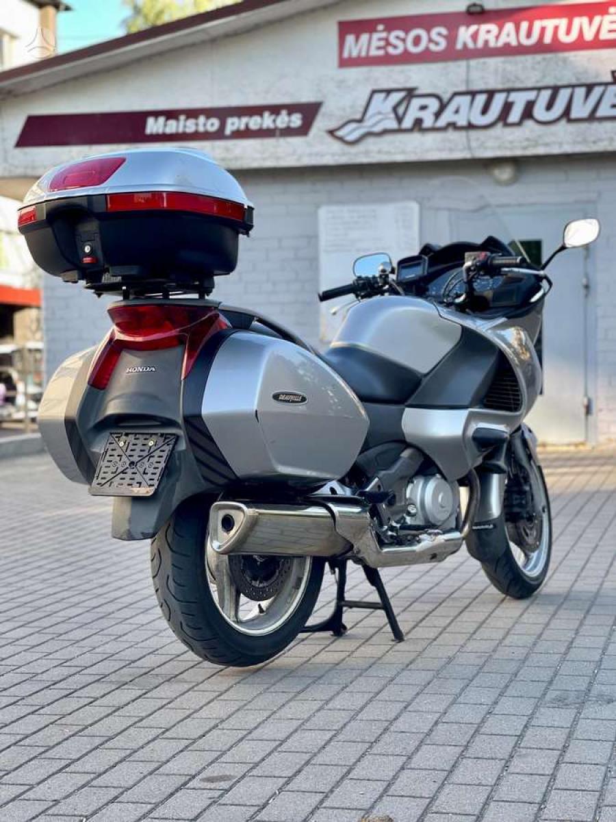 Honda NT 2007 in Jonava, with an engine capacity of 0.75 L and mileage of 100 thousand km for 2200 €, photo 5 on AUTOMOTO.COM.LV