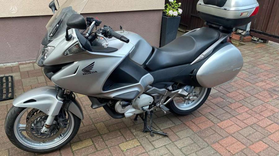 Honda NT 2008 in Vilnius, with an engine capacity of 0.68 L and mileage of 55 thousand km for 1999 €, photo 1 on AUTOMOTO.COM.LV