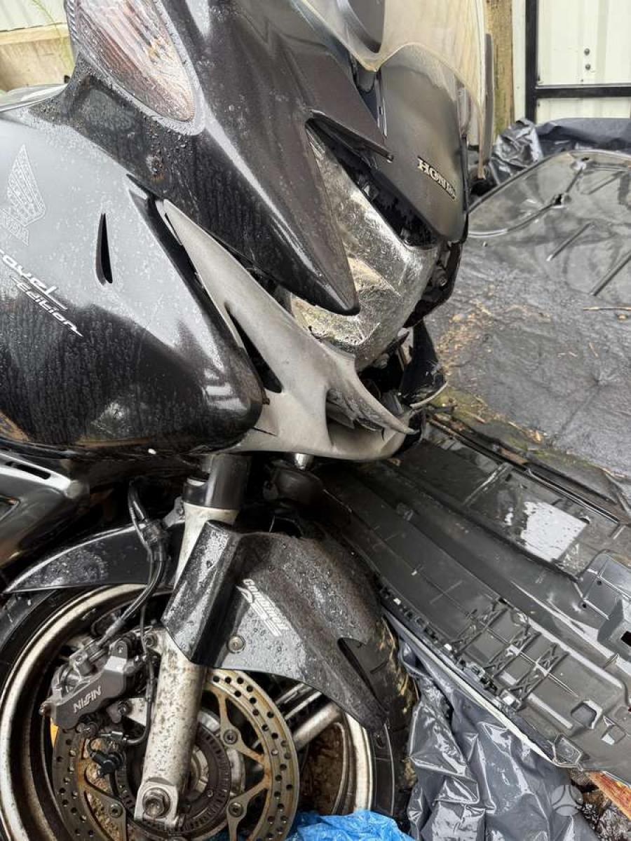Honda NT 2009 Tauragė, ar dzinēja tilpumu 0.70 L un nobraukumu 50 tūkst. km par 950 €, foto 1 vietnē AUTOMOTO.COM.LV