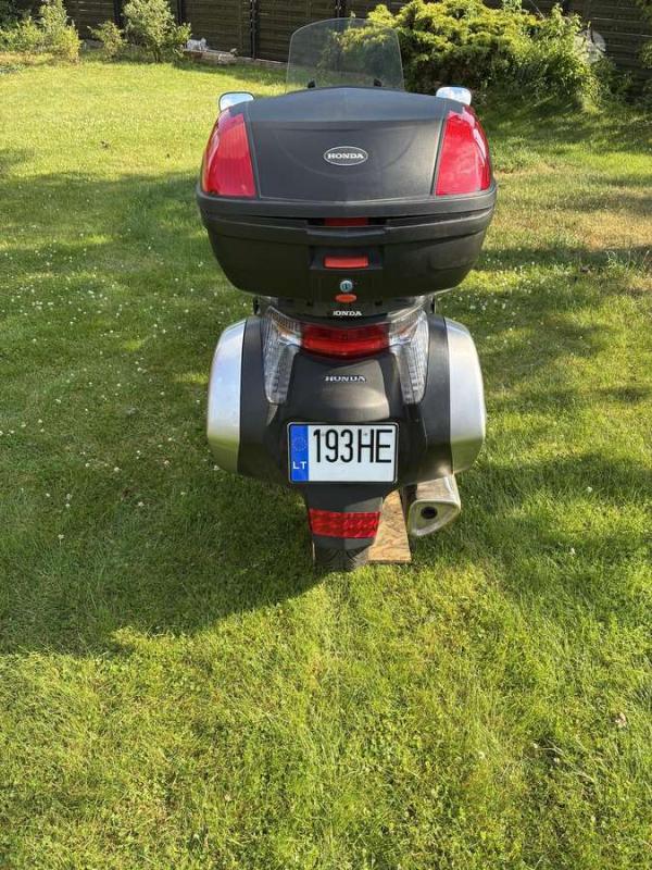 Honda NT 2010 in Vilnius, with an engine capacity of 0.68 L and mileage of 23 thousand km for 3800 €, photo 4 on AUTOMOTO.COM.LV