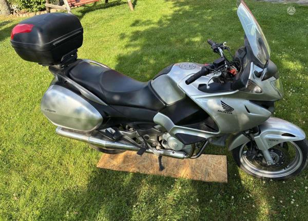 Honda NT 2010 in Vilnius, with an engine capacity of 0.68 L and mileage of 23 thousand km for 3800 €, photo 5 on AUTOMOTO.COM.LV