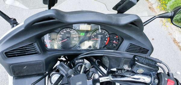 White Honda NT 2007 in Vilnius, with an engine capacity of 0.68 L and mileage of 64 thousand km for 2300 €, photo 8 on AUTOMOTO.COM.LV