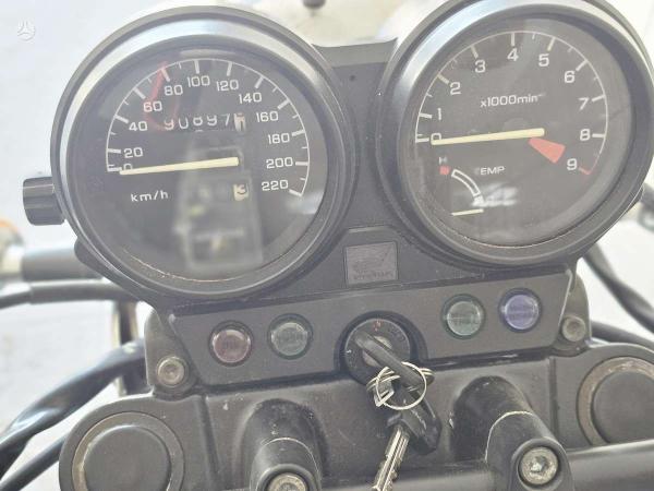 Melns Honda NTV 1994 Viļņa, ar dzinēja tilpumu 0.65 L un nobraukumu 91 tūkst. km par 730 €, foto 8 vietnē AUTOMOTO.COM.LV