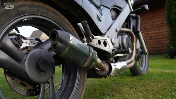 Melns Honda NTV 1994 Radviliškis, ar dzinēja tilpumu 0.65 L un nobraukumu 872 tūkst. km par 950 €, foto 5 vietnē AUTOMOTO.COM.LV