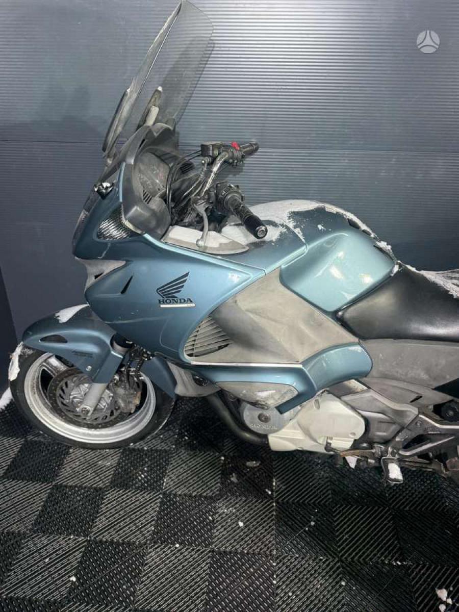 Honda NTV 2007 in Taurage, with an engine capacity of 0.70 L and mileage of 100 thousand km for 1750 €, photo 1 on AUTOMOTO.COM.LV