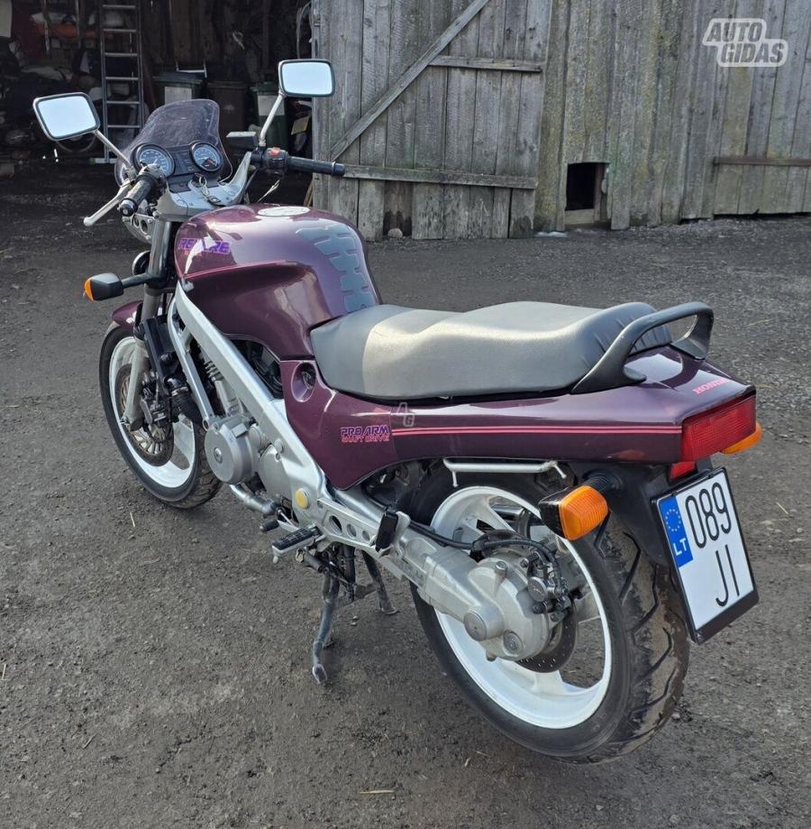 Violets Honda NTV 1991 Ariogala, ar dzinēja tilpumu 0.65 L un nobraukumu 72 tūkst. km par 1200 €, foto 1 vietnē AUTOMOTO.COM.LV
