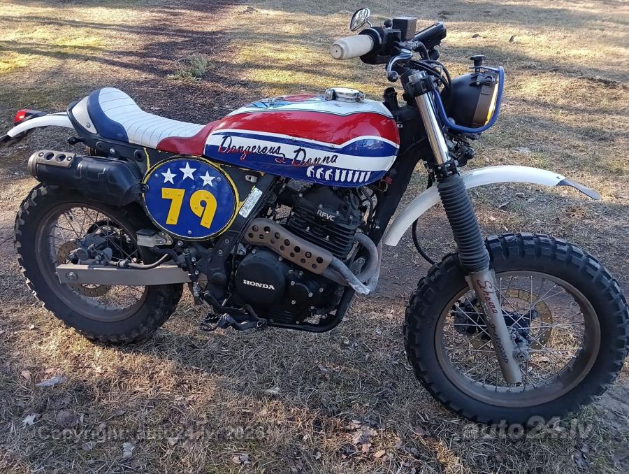 Синий Хонда NX 650 1990 в Таллин, объемом двигателя 0.65 л и пробегом 13 тыс. км за 4900 €, фото 4 на AUTOMOTO.COM.LV