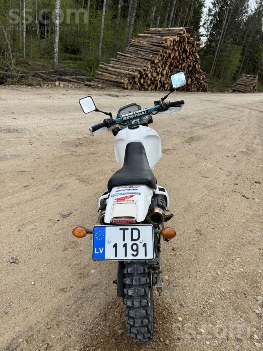 Хонда NX 650 1990 в Екабпилс, объемом двигателя 0.65 л и пробегом 0 тыс. км за 2550 €, фото 3 на AUTOMOTO.COM.LV