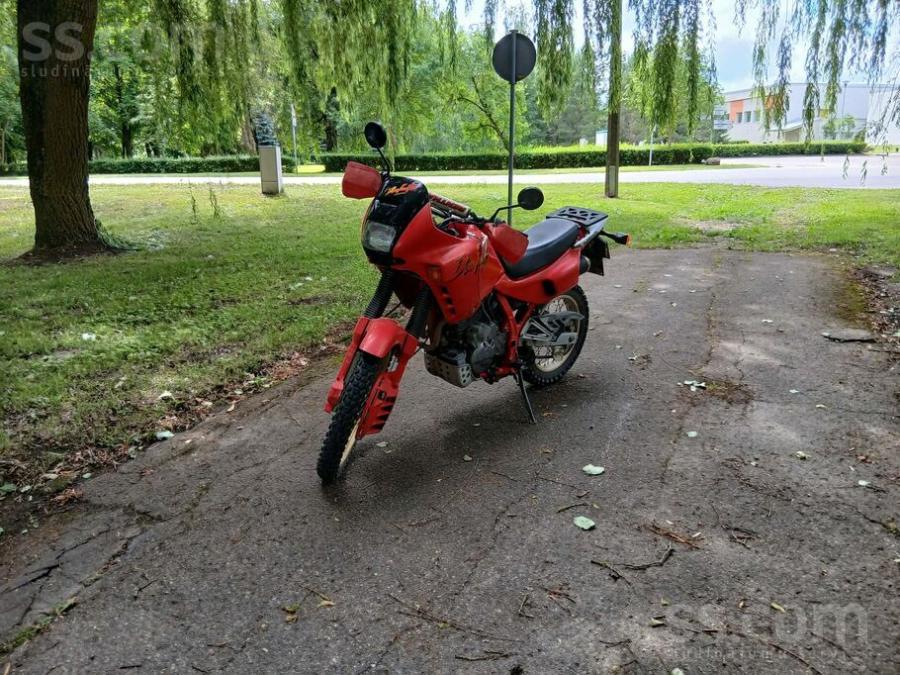 Хонда NX 650 1992 в Елгава, объемом двигателя 0.64 л и пробегом 0 тыс. км за 1800 €, фото 1 на AUTOMOTO.COM.LV