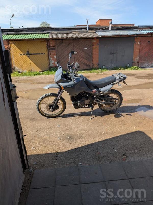 Хонда NX 650 1994 в Цесис, объемом двигателя 0.65 л и пробегом 0 тыс. км за 1850 €, фото 1 на AUTOMOTO.COM.LV
